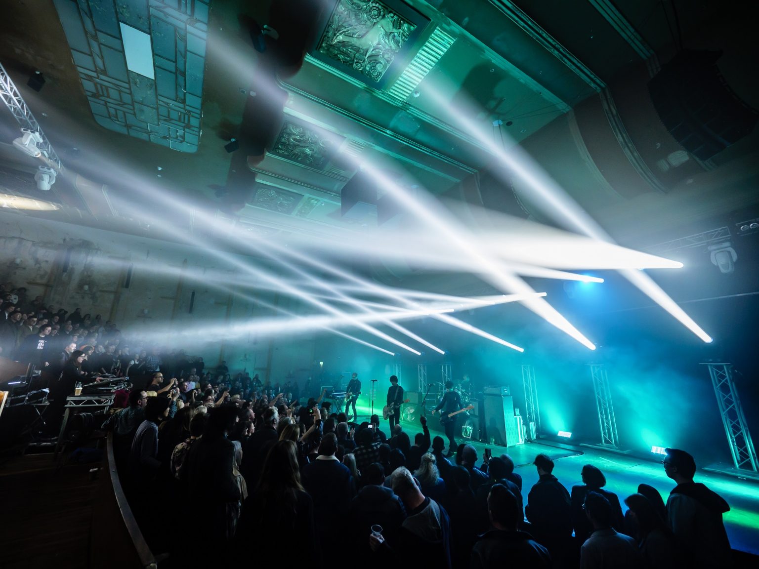 Live Clubs - L-Acoustics