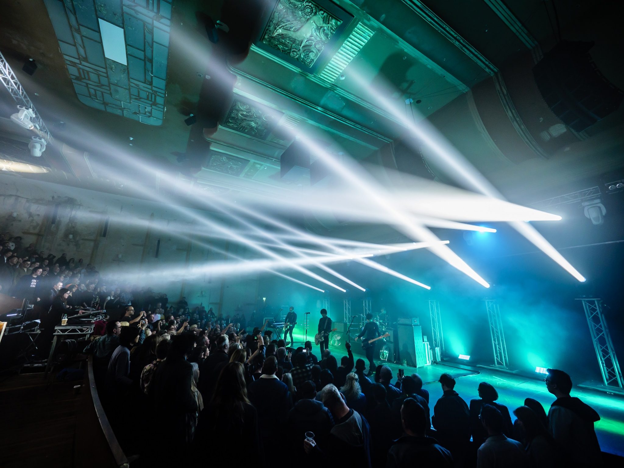 Live Clubs - L-Acoustics