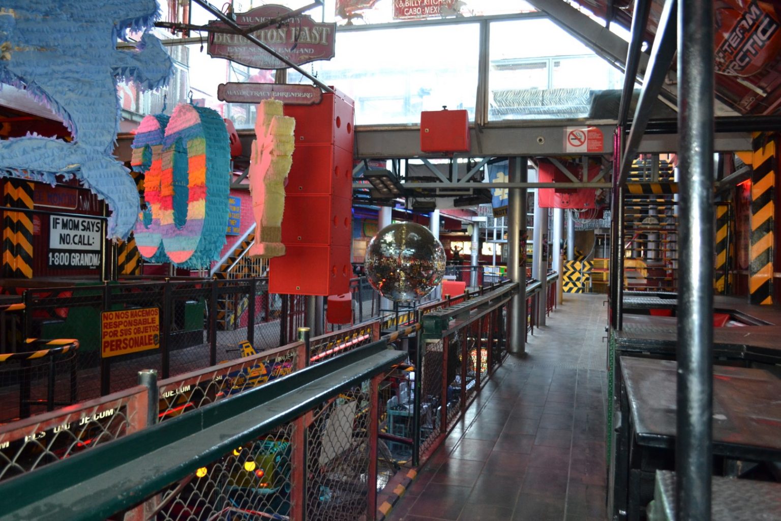 El Squid Roe PA System Turns Red Fatale with L-Acoustics - L-Acoustics