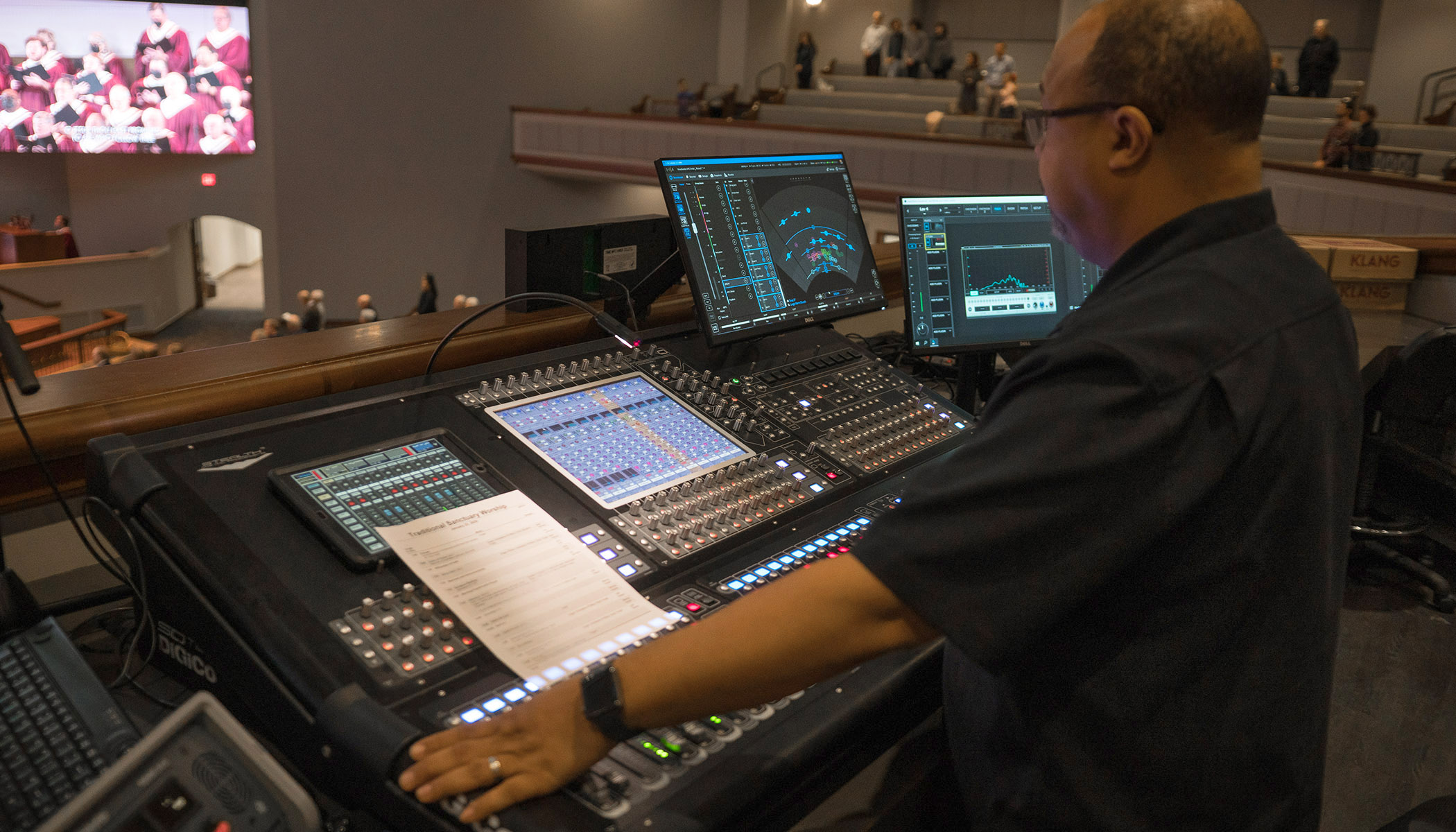 The Woodlands Methodist Church Gets the Immersive Treatment with L ...