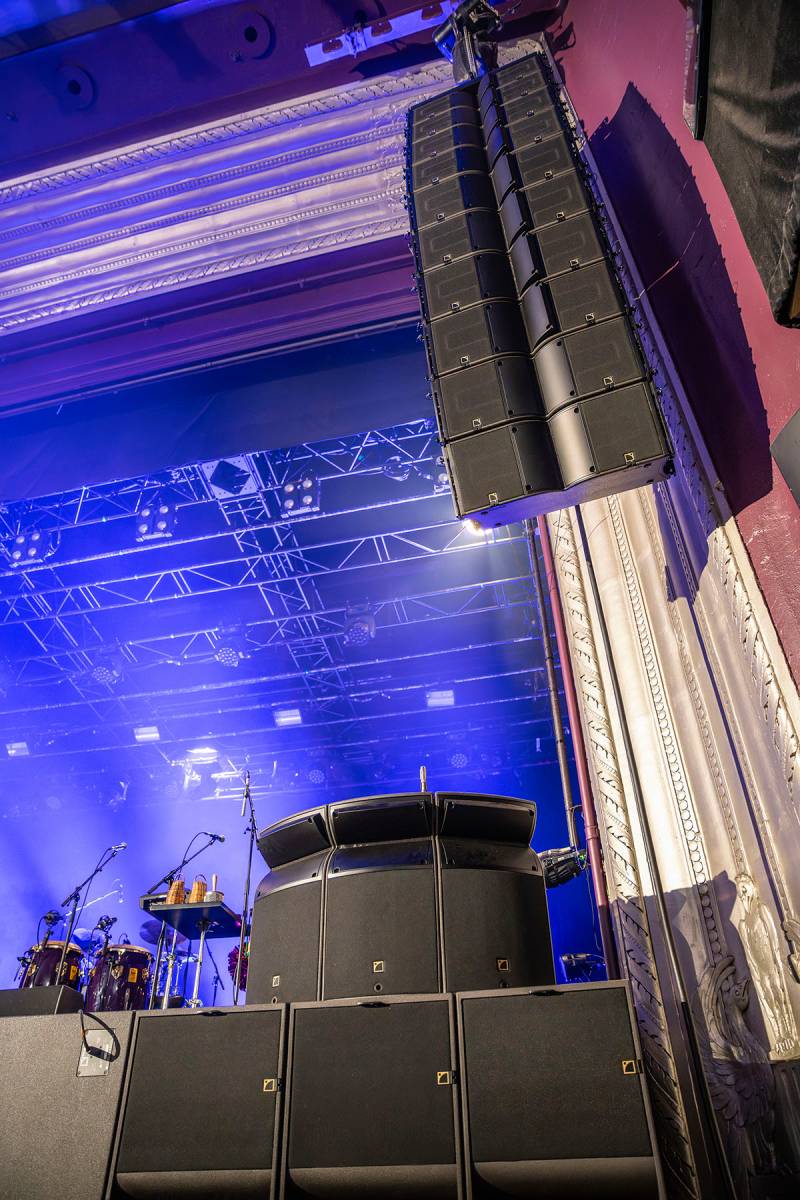 L-Acoustics Professional Sound System at Montréal's MTELUS - L-Acoustics